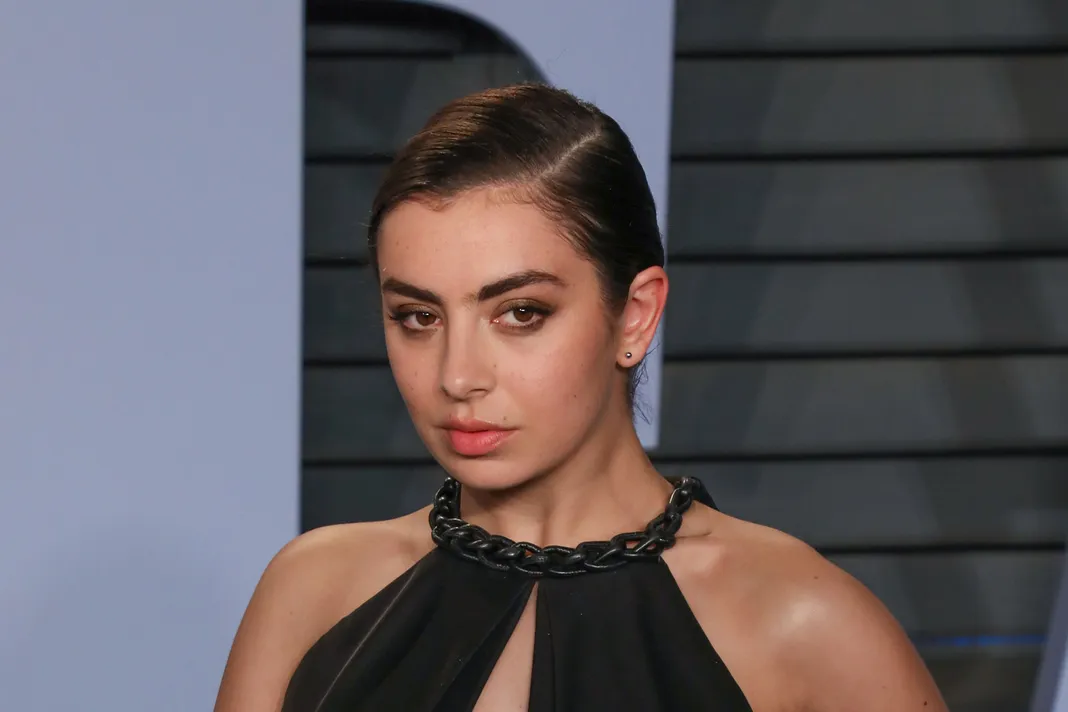 Charli Xcx Eyebrows