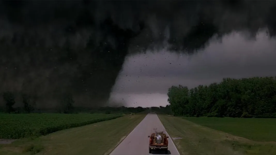 Twisters (2024): A Thrilling Return to the Heart of Tornado Alley (2024 ...