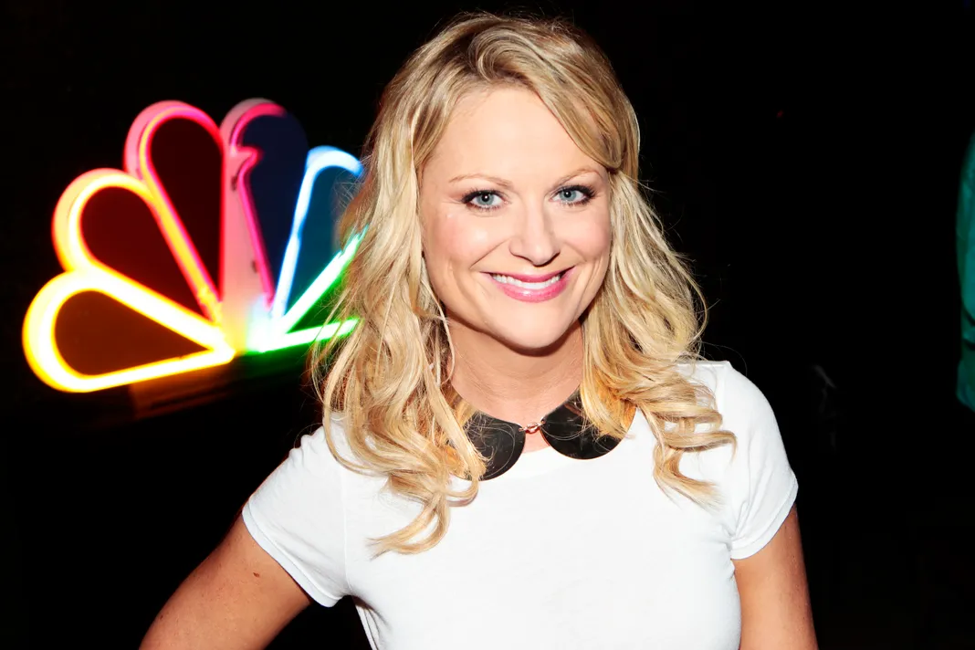 'Hollywood Game Night' Plays Celeb Roulette: Amy Poehler, Maya Rudolph ...