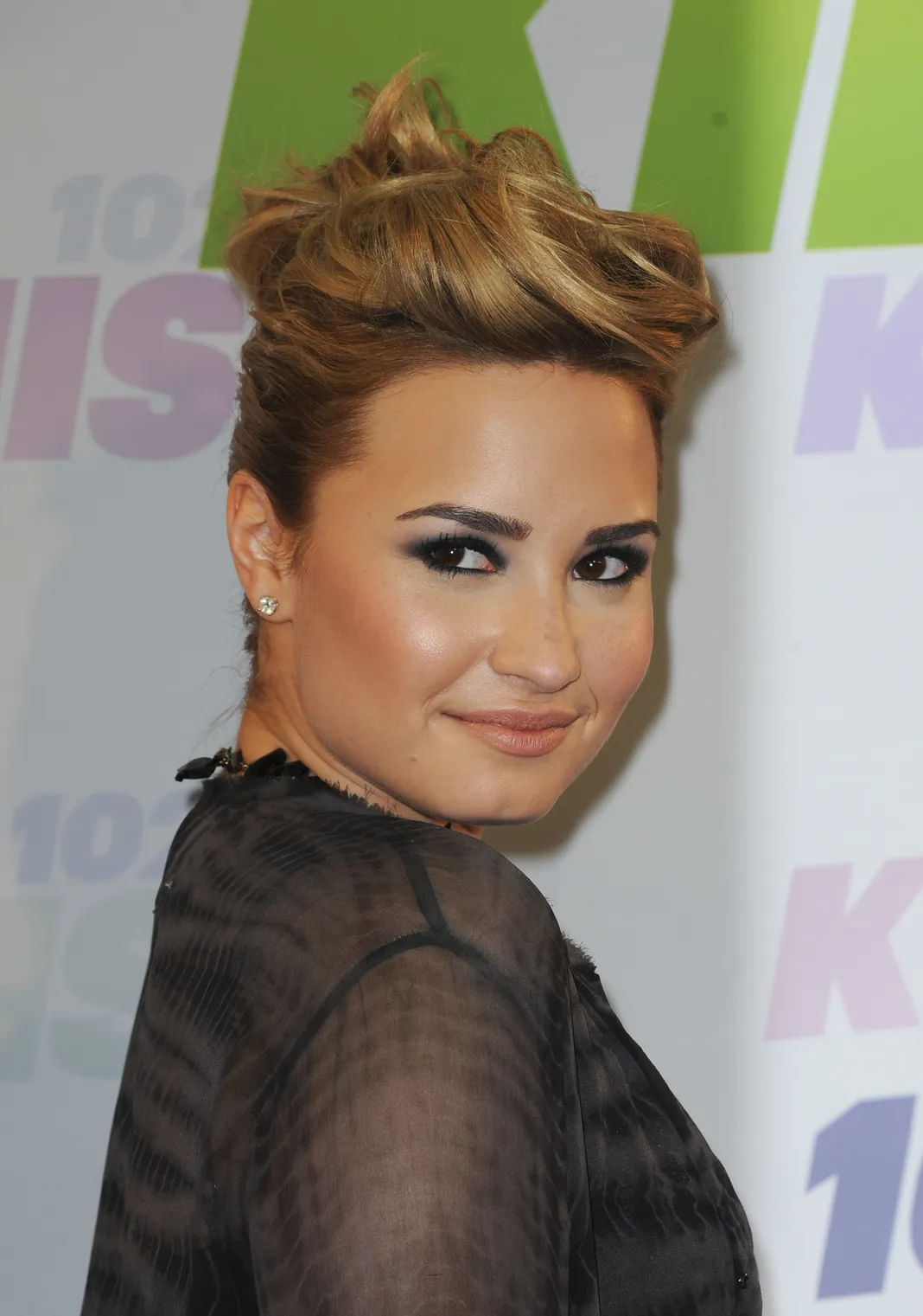 'Glee' Spoilers: Demi Lovato to Romance Naya Rivera's Santana on Season ...