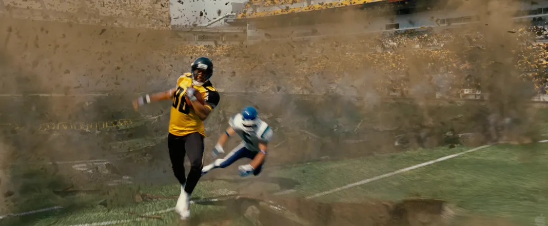 So Far, 'Batman Vs. Superman' Is All About Football (2013/10/15 ...